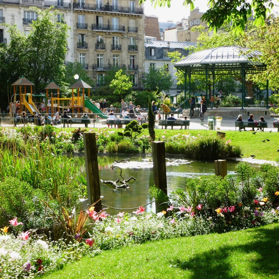 Explore a história encantadora do Square du Temple em Paris • Ticketeaser